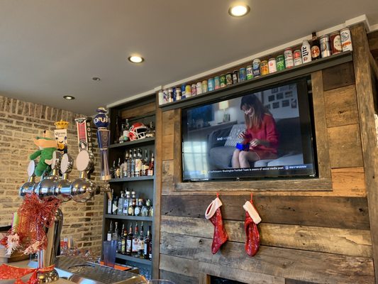 THE LOCAL 706 - Updated December 2024 - 44 Photos & 47 Reviews - 1676 S ...