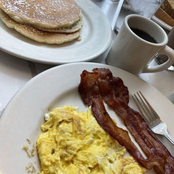 NOOKIES ON WELLS - Updated September 2024 - 423 Photos & 848 Reviews ...