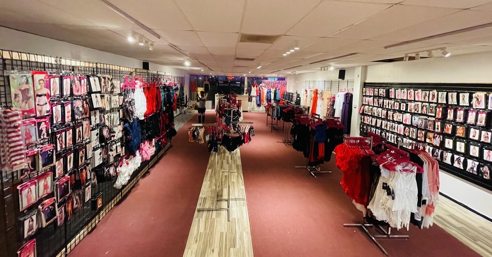 EXPRESSION BOUTIQUE - Updated August 2024 - 10737 Gulf Fwy, Houston ...