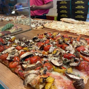 UNREGULAR PIZZA - Updated April 2024 - 557 Photos & 270 Reviews - 135 ...