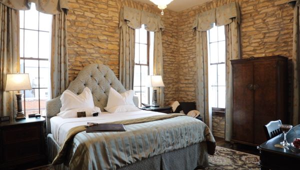 PA SMITH HOTEL - Updated September 2025 - 27 Photos - 111 Railroad St ...