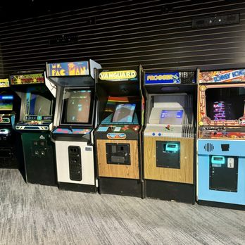 LUCKY SNAKE ARCADE & SPORTS BAR AT SHOWBOAT - Updated December 2025 ...