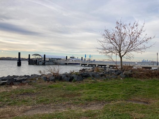 CLASON POINT PARK - Updated September 2025 - 18 Photos - Clason Point ...