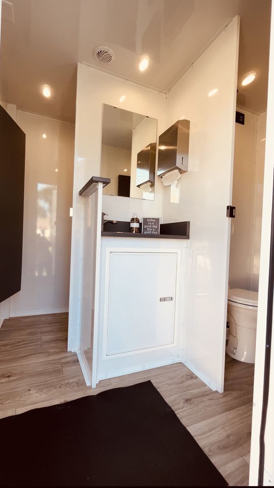 COASTAL LOO - Updated July 2025 - Request a Quote - 2880 State Rd 30A ...
