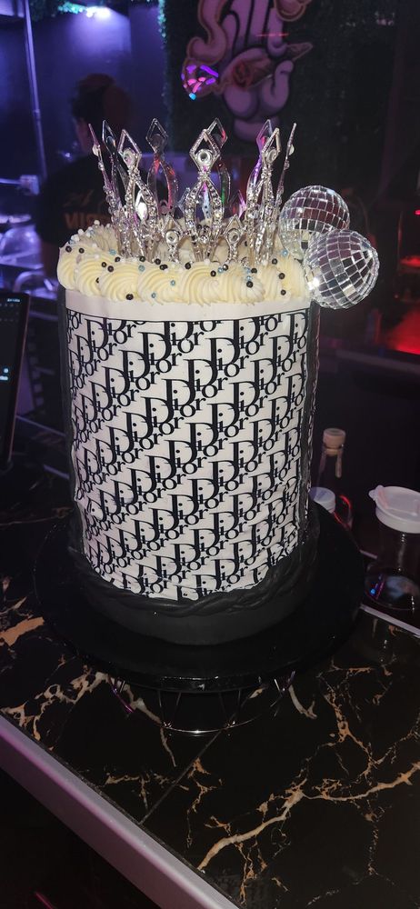 ROOM.24K - Updated September 2025 - 10 Herkimer St, Brooklyn, New York ...