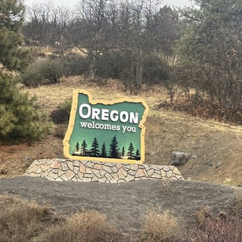 OREGON CALIFORNIA BORDER - Updated October 2025 - 31 Photos - 14601 N ...