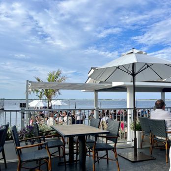 ONE WILLOW - Updated June 2024 - 257 Photos & 170 Reviews - 1 Willow St ...