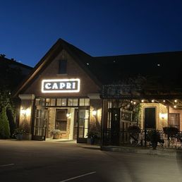 CAPRI - Updated December 2025 - 444 Photos & 355 Reviews - 2602 Ruth Dr ...
