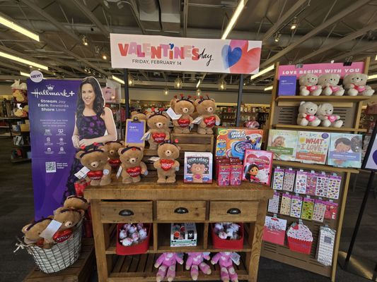 AMY’S HALLMARK SHOP - Updated December 2025 - 96 Photos & 53 Reviews ...