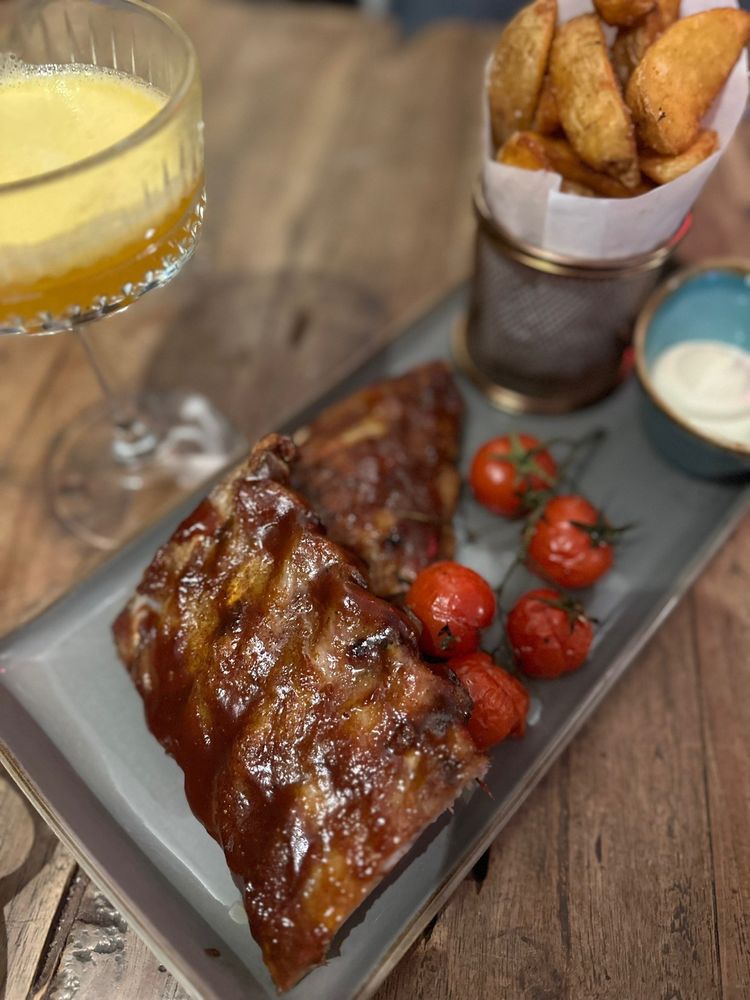 MORITZ - RESTAURANT & BAR - Updated July 2024 - 28 Photos - Oefelestr ...