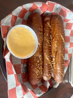 GEO’S POOL AND PUB - Updated June 2026 - 25 Photos & 30 Reviews - 2717 ...