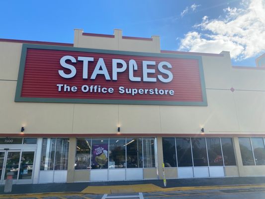 STAPLES - Updated October 2025 - 55 Photos & 43 Reviews - 7500 W ...