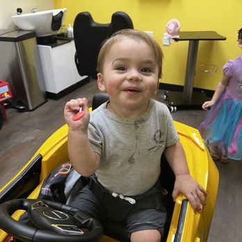 BIZZIE BEE KIDS AND FAMILY SALON - Updated November 2024 - 49 Photos ...