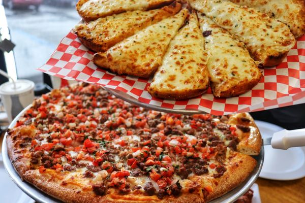 COMBO’S PIZZA - 313 Photos & 567 Reviews - 757 W Commonwealth Ave ...