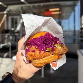 PRETTY BIRD HOT CHICKEN - DOWNTOWN - Updated December 2025 - 996 Photos ...