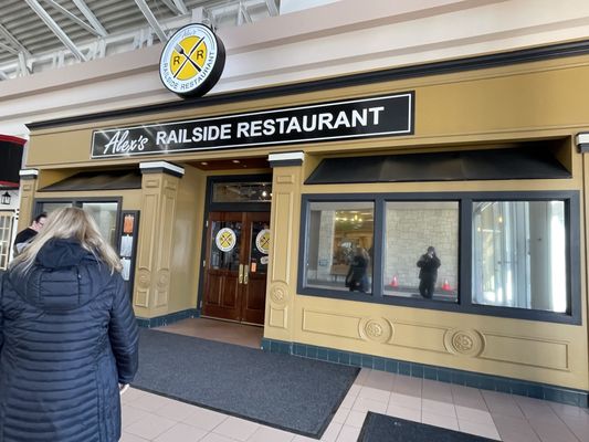 ALEX’S RAILSIDE RESTURANT - Updated September 2025 - 23 Photos & 12 ...