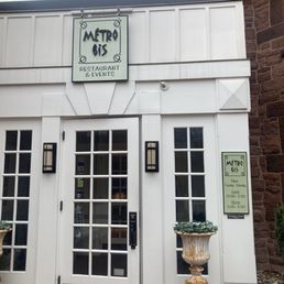 METRO BIS - Updated November 2025 - 200 Photos - 139 Reviews - 690 ...