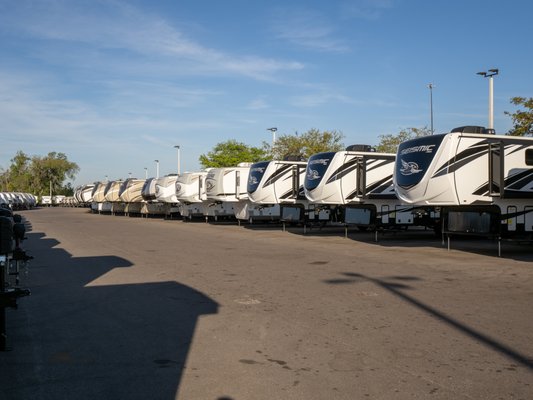 BLUE COMPASS RV TAMPA - Updated October 2025 - 46 Photos & 151 Reviews ...