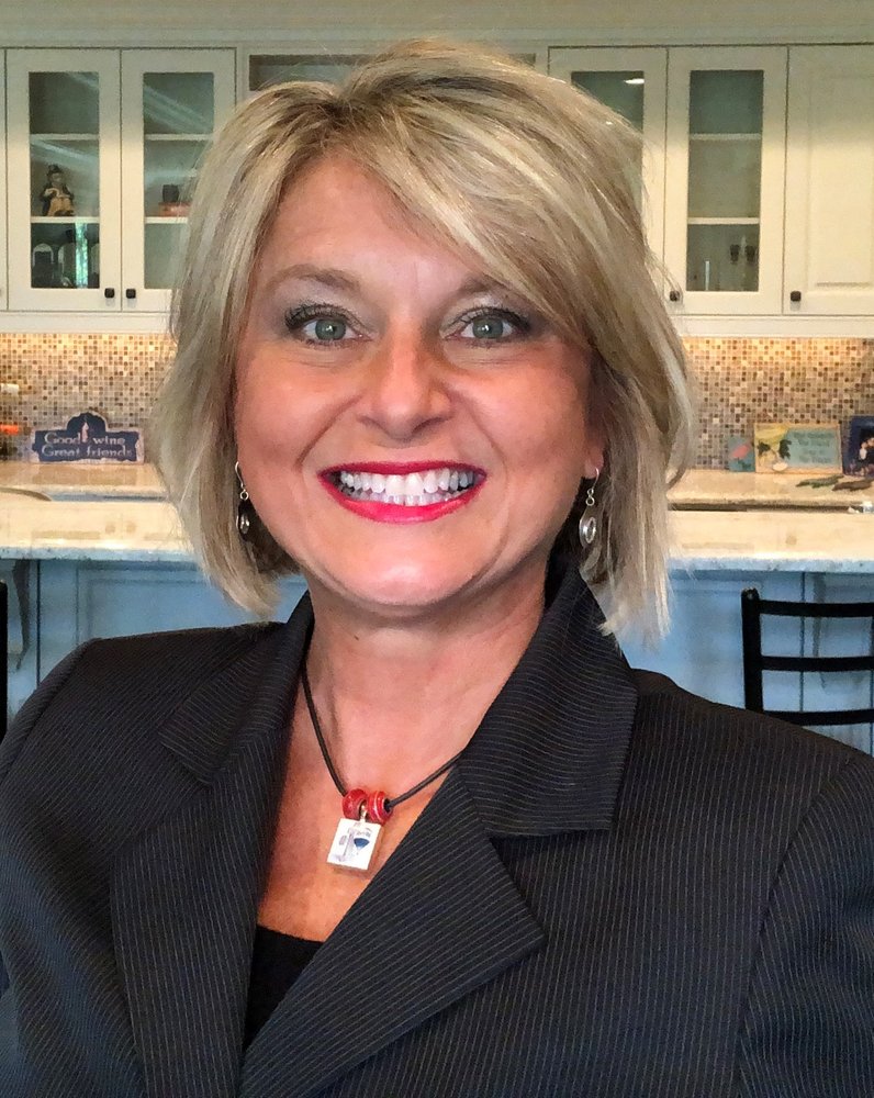 LISA HARRIS REALTY - RE/MAX CENTER - 24 Photos - 1225 Tuscany Dr ...