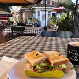 THE QUEEN BEAN COFFEE HOUSE - Updated May 2025 - 236 Photos & 365 ...