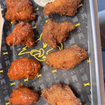 TUXON CHIX - Updated October 2025 - 151 Photos & 107 Reviews - 5524 E ...