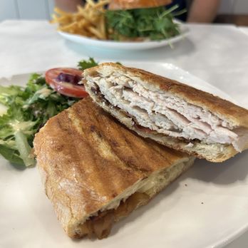 PANDOR ARTISAN BAKERY & CAFÉ - Updated July 2024 - 144 Photos & 104 ...