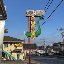 SUMMIT DINER - Updated October 2025 - 242 Photos & 306 Reviews - 791 N ...