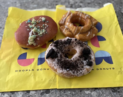 HOOPLA DONUTS - 23 Photos & 22 Reviews - 414 3 Street SW, Calgary ...