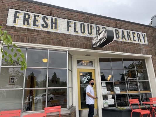 FRESH FLOURS - Updated January 2026 - 221 Photos & 174 Reviews - 9410 ...