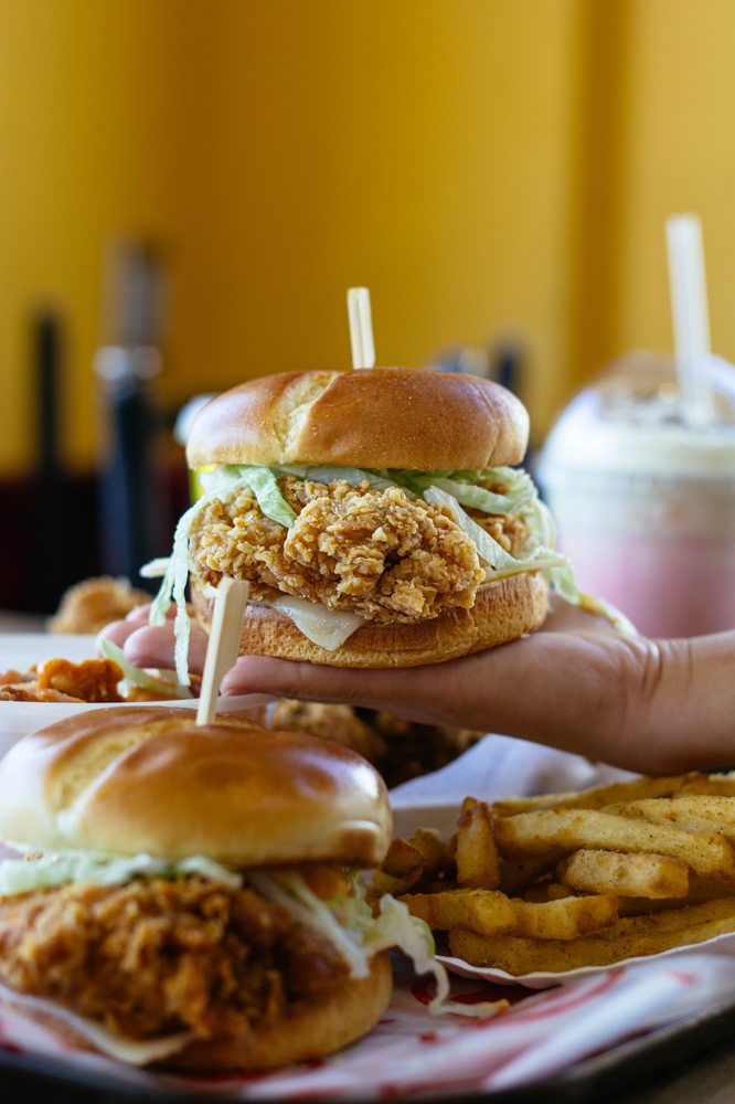 CHICKEN WORLD - Updated May 2025 - 43 Photos & 47 Reviews - 12842 96 ...