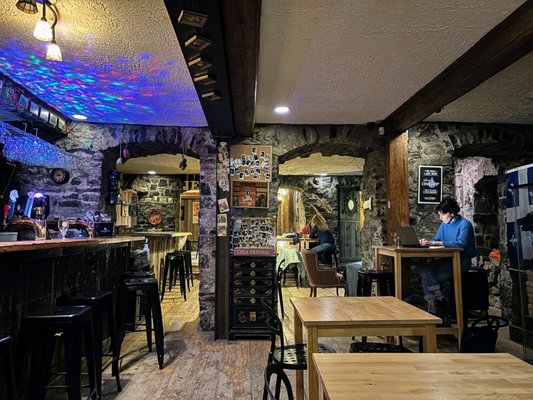 PUB DES BORGIA - Updated May 2026 - 76 Photos & 66 Reviews - 12 Rue du ...