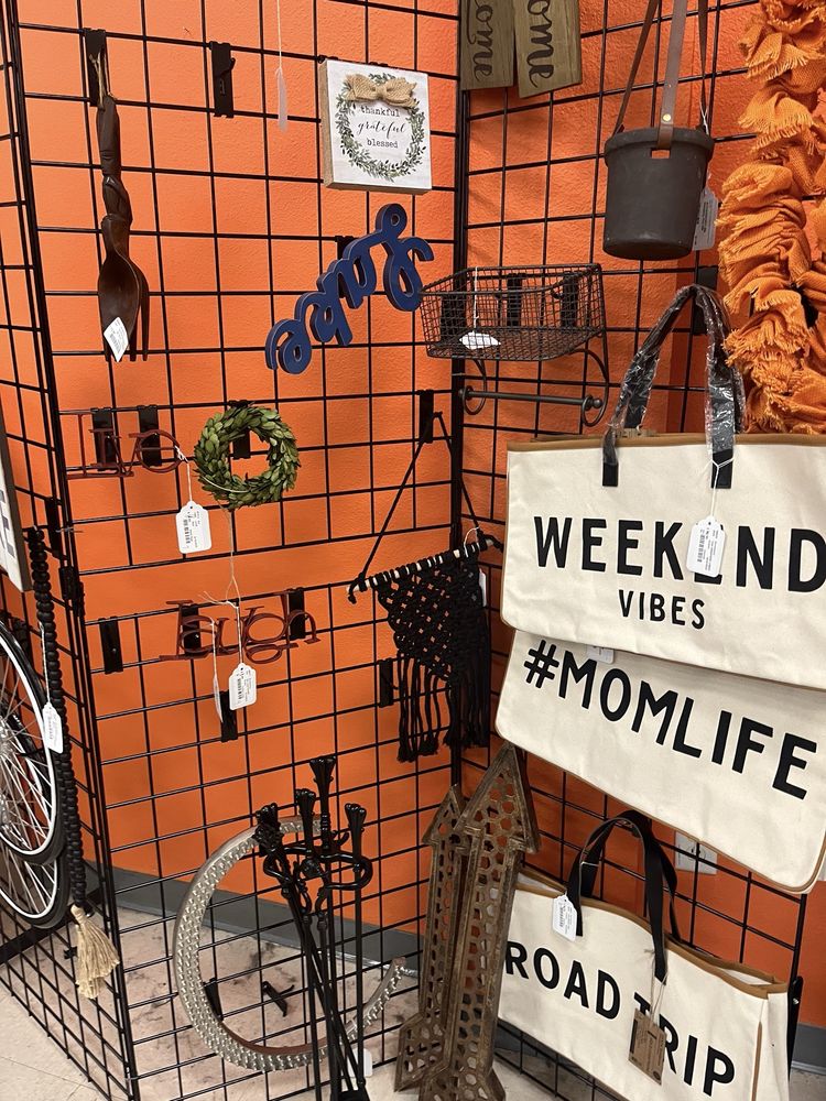 CHIC & COZY CONSIGNMENT FURNITURE - Updated December 2025 - 108 Photos ...