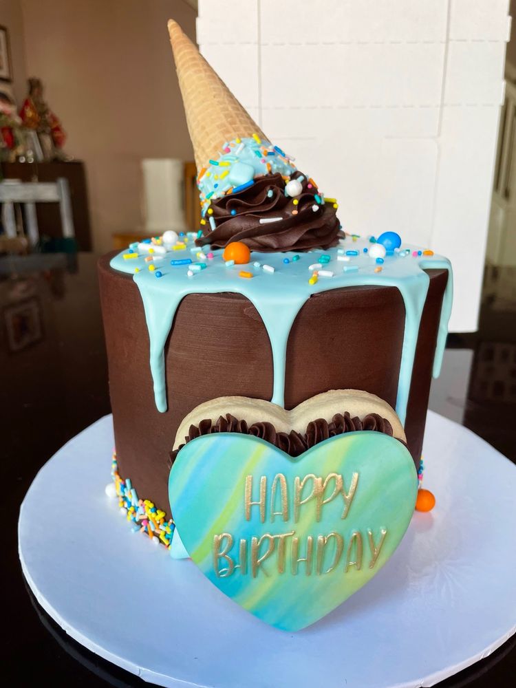 STACI BAKES - 14 Photos - 4915 Tecumseh Road E, Windsor, Ontario ...