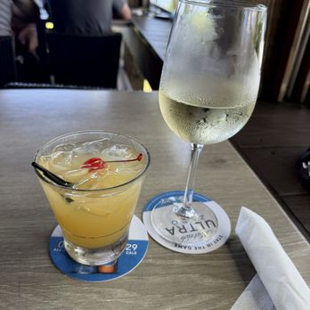 RIVER ROCKS DINING DOCKSIDE - Updated December 2025 - 325 Photos & 542 ...