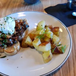 PIP - Updated September 2024 - 262 Photos & 201 Reviews - 10335 83 ...