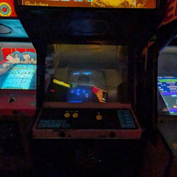 UNDERGROUND RETROCADE - Updated October 2025 - 90 Photos & 78 Reviews ...