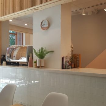 MARI BAKESHOP - Updated December 2025 - 104 Photos & 31 Reviews - 103 ...