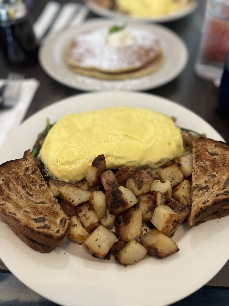 RHODY HEN CAFE EP - Updated January 2025 - 52 Photos & Average of 4.4 ...