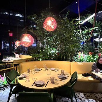 SURREAL - Updated August 2024 - 217 Photos & 77 Reviews - 2117 Crystal ...