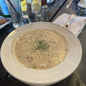 VIRGINIA INN - Updated July 2025 - 352 Photos & 466 Reviews - 1937 1st ...