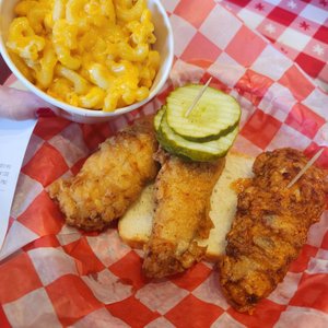 HOT CHICKEN TAKEOVER - 552 Photos & 706 Reviews - 4203 N High St ...