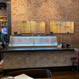 HUB RESTAURANT & ICE CREAMERY - Updated October 2025 - 1228 Photos ...