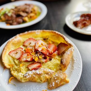 SWIFT LOUNGE - Updated July 2024 - 256 Photos & 437 Reviews - 1932 NE ...