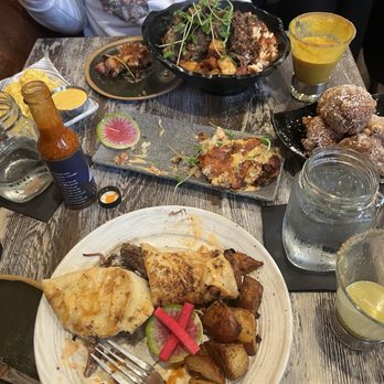 YAZ’S TABLE - Updated November 2024 - 1027 Photos & 530 Reviews - 1209 ...