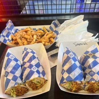 BURGER BODEGA - Updated May 2025 - 902 Photos & 492 Reviews - 4520 ...