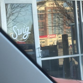 SWIG - Updated July 2025 - 49 Photos & 43 Reviews - 9510 N Meridian St ...