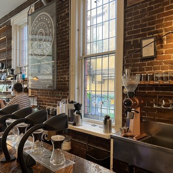 REVOLVER - Updated June 2024 - 834 Photos & 611 Reviews - 325 Cambie ...