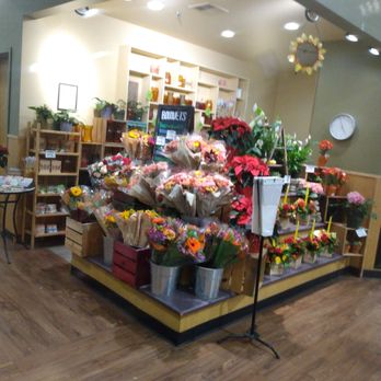 HOLIDAY MARKET - Updated December 2025 - 46 Photos & 85 Reviews - 3315 ...