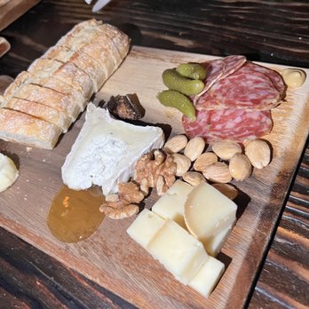 MIGNON - Updated February 2025 - 440 Photos & 487 Reviews - 128 E 6th ...