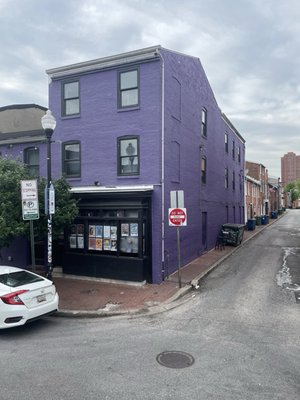 8X10 - Updated December 2025 - 18 Photos & 47 Reviews - 10 E Cross St ...